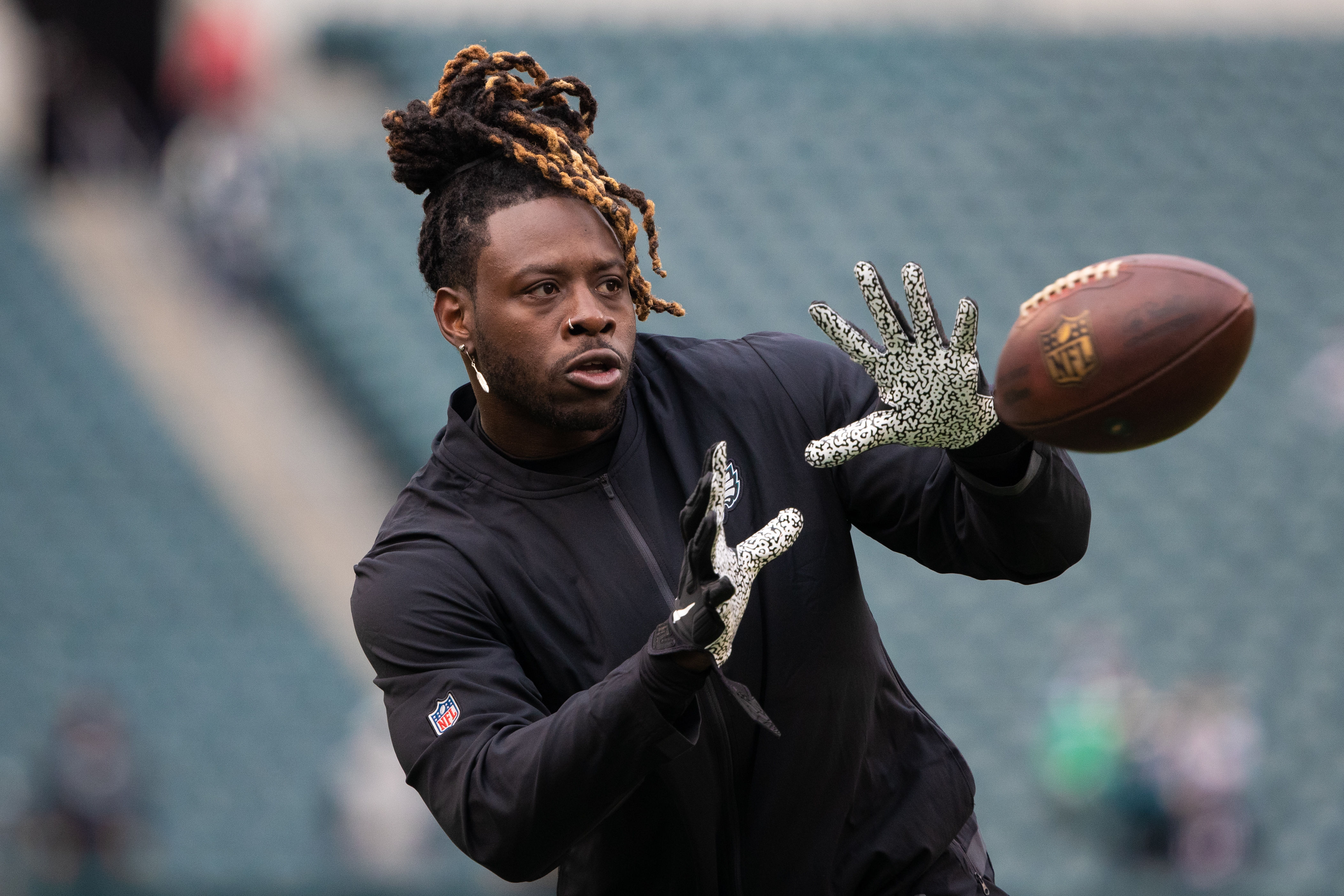 Jay Ajayi Eager to Get Jay Train Rolling Again - Sports Illustrated ...