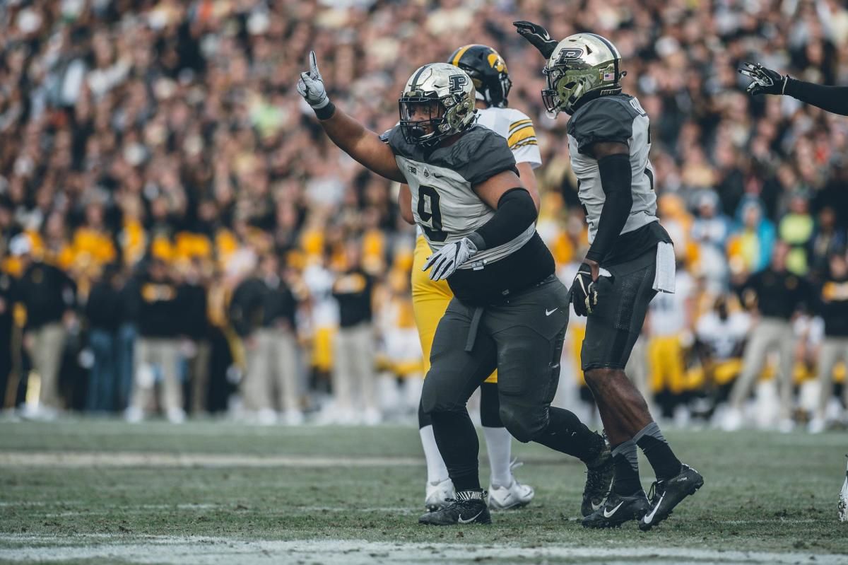 Lorenzo Neal to Return as a Fifth Year Senior - Sports Illustrated ...