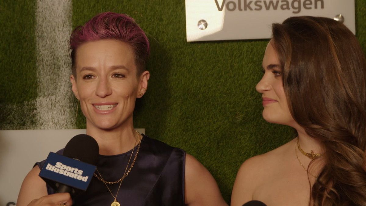 Megan Rapinoe walks the red carpet as the Sportsperson of the Year ...