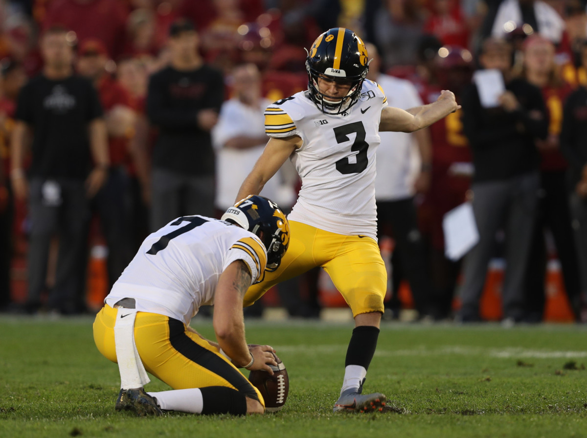 Duncan Becomes A Consensus All-American - Sports Illustrated Iowa ...