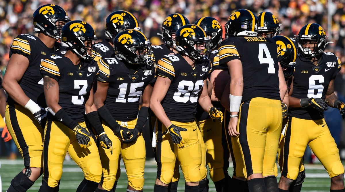 Hawkeyes Will Remove Tigerhawks To Honor Fry - Sports Illustrated Iowa ...