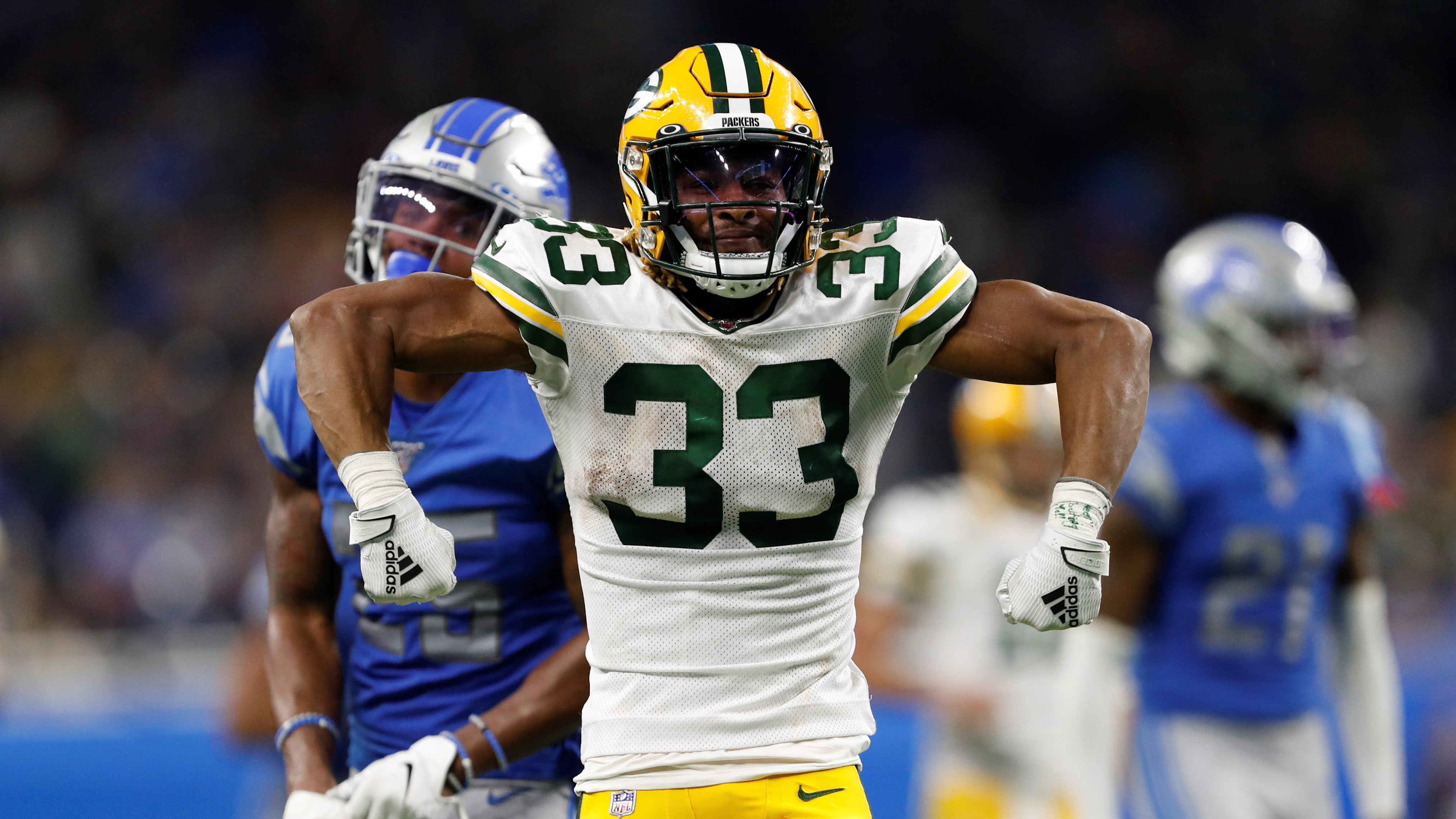 Aaron Rodgers, Aaron Jones Use Instincts on Pivotal Play for Green Bay ...