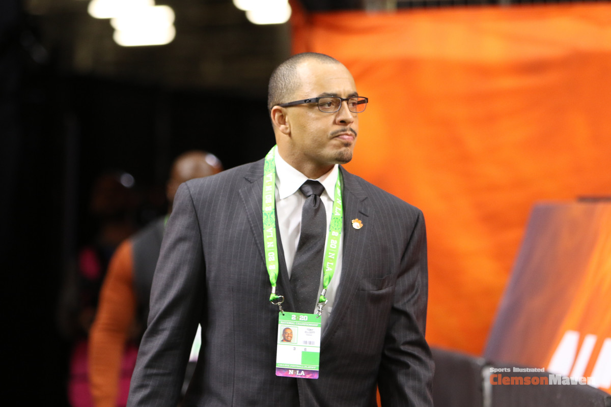 Clemson Offensive Coordinator Tony Elliott Goes Into First Season ...