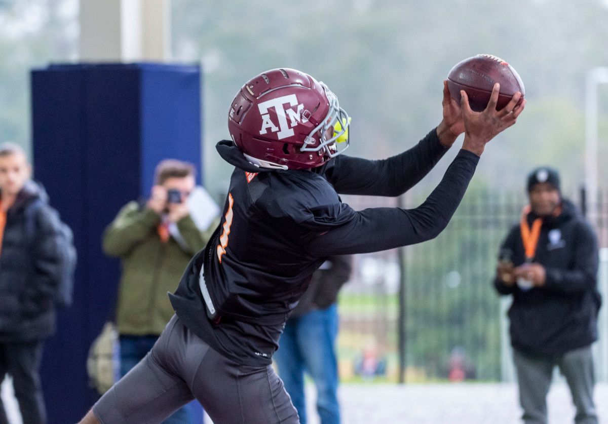 Texas A&M's Quartney Davis Eager to Build Stock at Senior Bowl - Sports ...