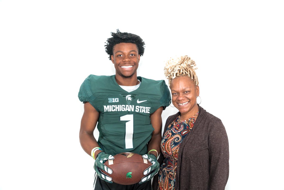 Dantonio Lands #12 For 19 IL WR Alante Brown - Sports Illustrated ...