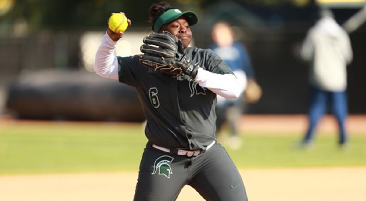 Memphis Outlasts Spartans 11-9 - Sports Illustrated Michigan State ...