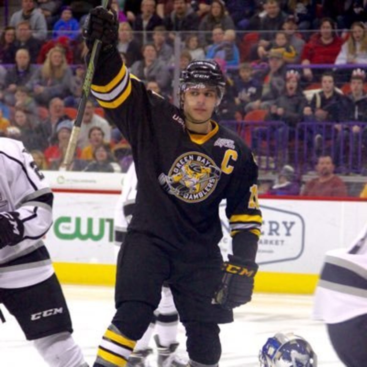 With Ties to Spartan Football, New MSU Hockey Star Sam Saliba Key to ...