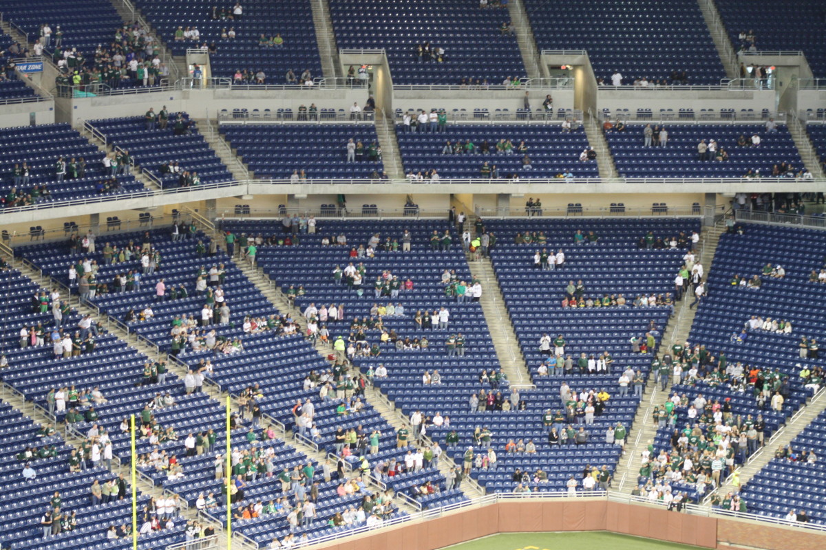 Ford Field Crowd Sees the Spartans Jump Out to 10-0 Early Lead - Sports ...