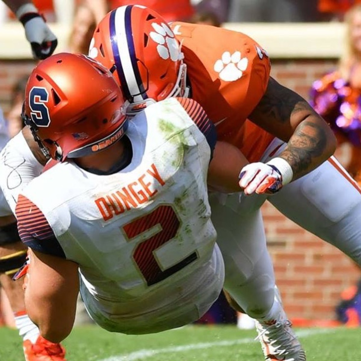 Defensive end Thomas ready to take over - Sports Illustrated Clemson ...