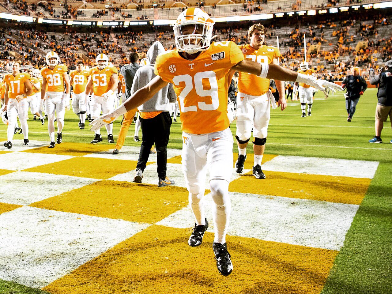 Tennessee DB Brandon Davis Announces Decision to Enter Transfer Portal ...