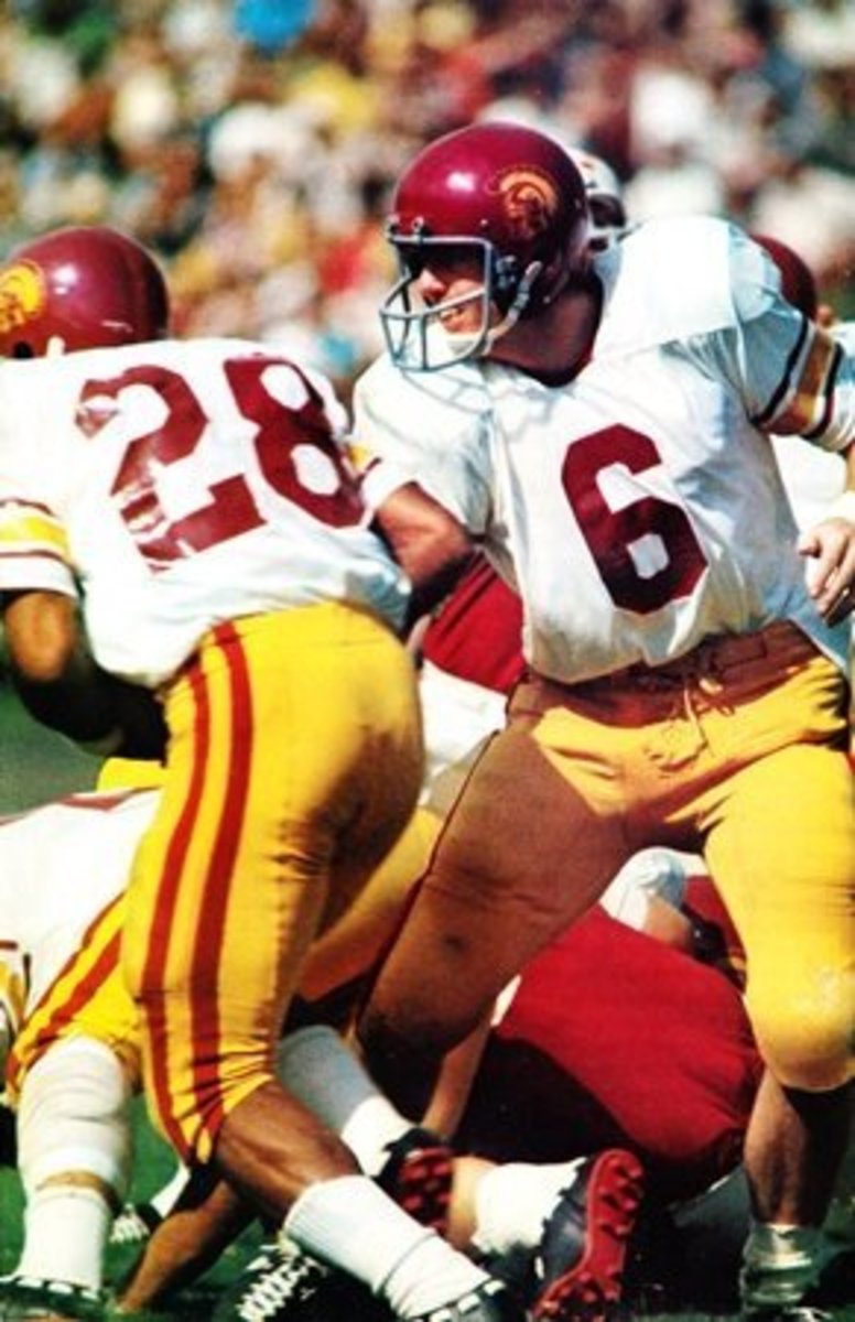 A USC QB Celebrates Birthday - Sports Illustrated USC Trojans News ...
