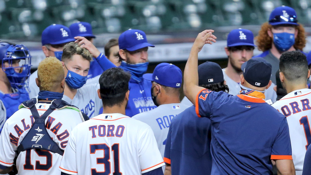 Dodgers' Joe Kelly Throws at Astros' Alex Bregman's Head Sparking a ...
