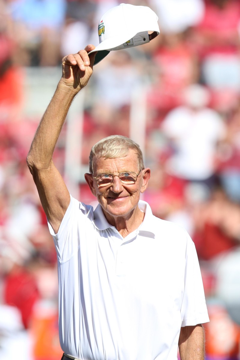 Lou Holtz Beautifully Illustrates Flaw In 'Bring Back Football ...