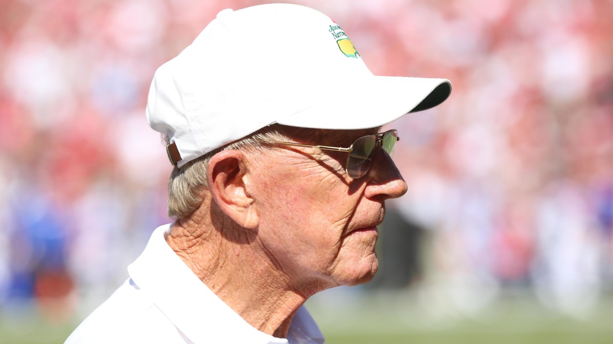 Former Notre Dame head coach Lou Holtz will be awarded Presidential ...
