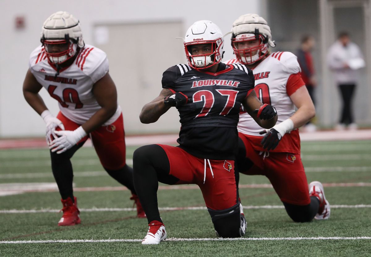 Louisville Utilizes Depth at Running Back during Scrimmage - Sports ...
