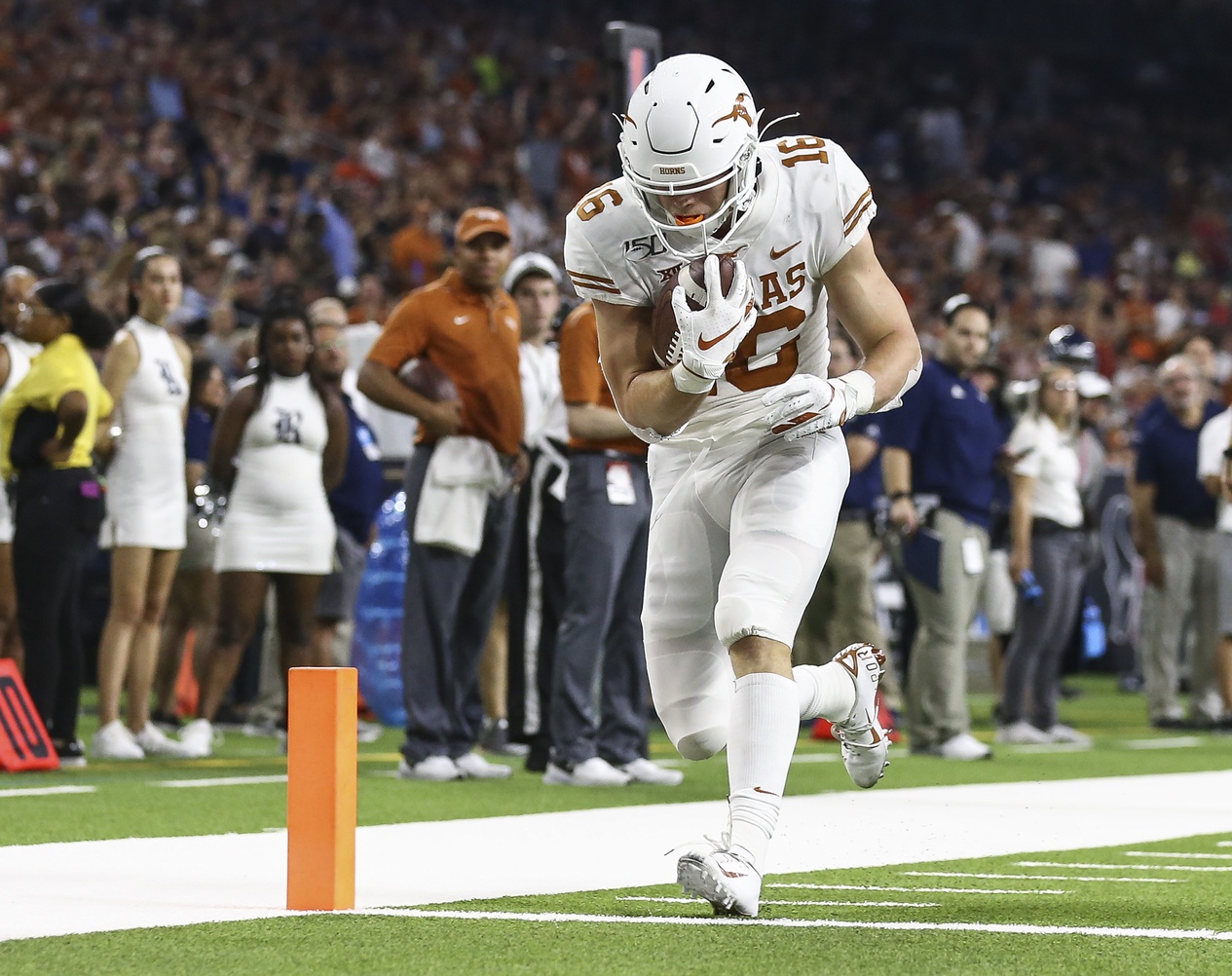 Jake Smith Stepping Into Leadership Role for Texas Longhorns - Sports ...
