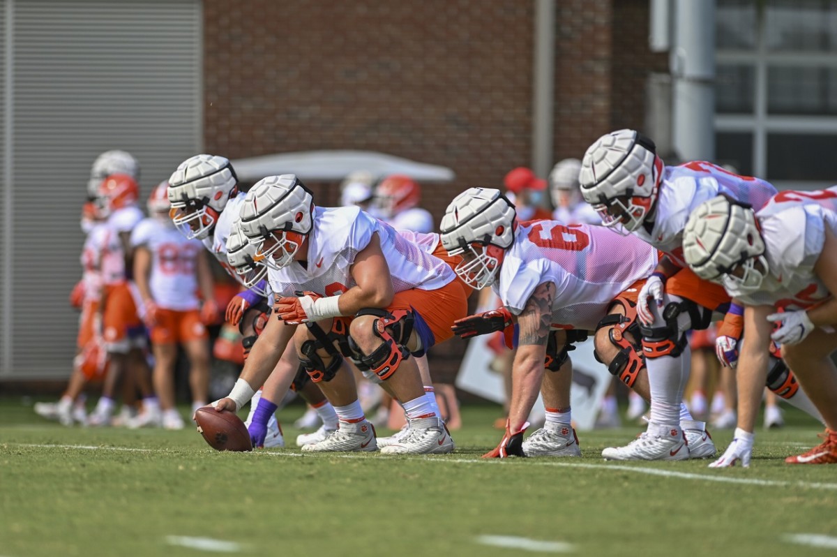 Clemson Center Cade Stewart Seizing The Moment - Sports Illustrated ...