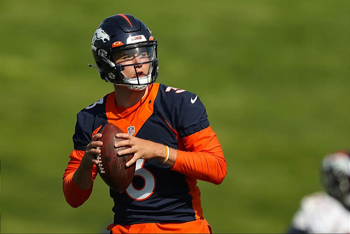 Denver Broncos QB Drew Lock Takes First Snaps of 2021 at Phase II ...