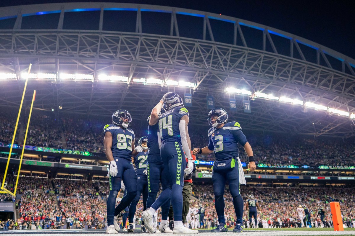 Seahawks Will Play First 3 Home Games Minus Fans - Sports Illustrated ...