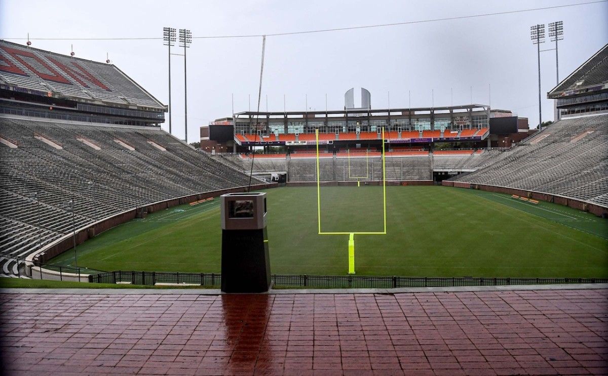 No. 1 Clemson Enters Virginia Game Saturday Night in Good Health ...