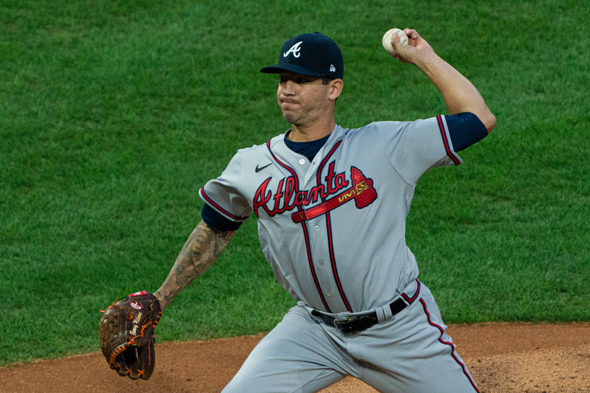 Braves new pitcher Tommy Milone talks about his rough debut - Sports ...