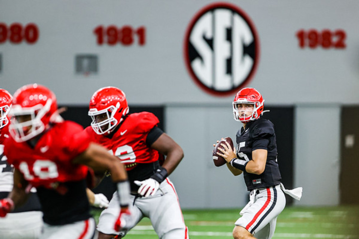 Georgia Football QB Carson Beck Is Quietly Building a Reputation This ...