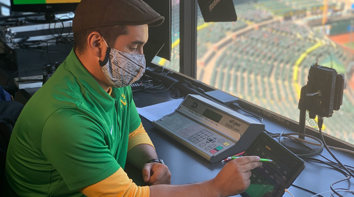 Fake crowd noise in MLB created from 30 iPads - Sports Illustrated