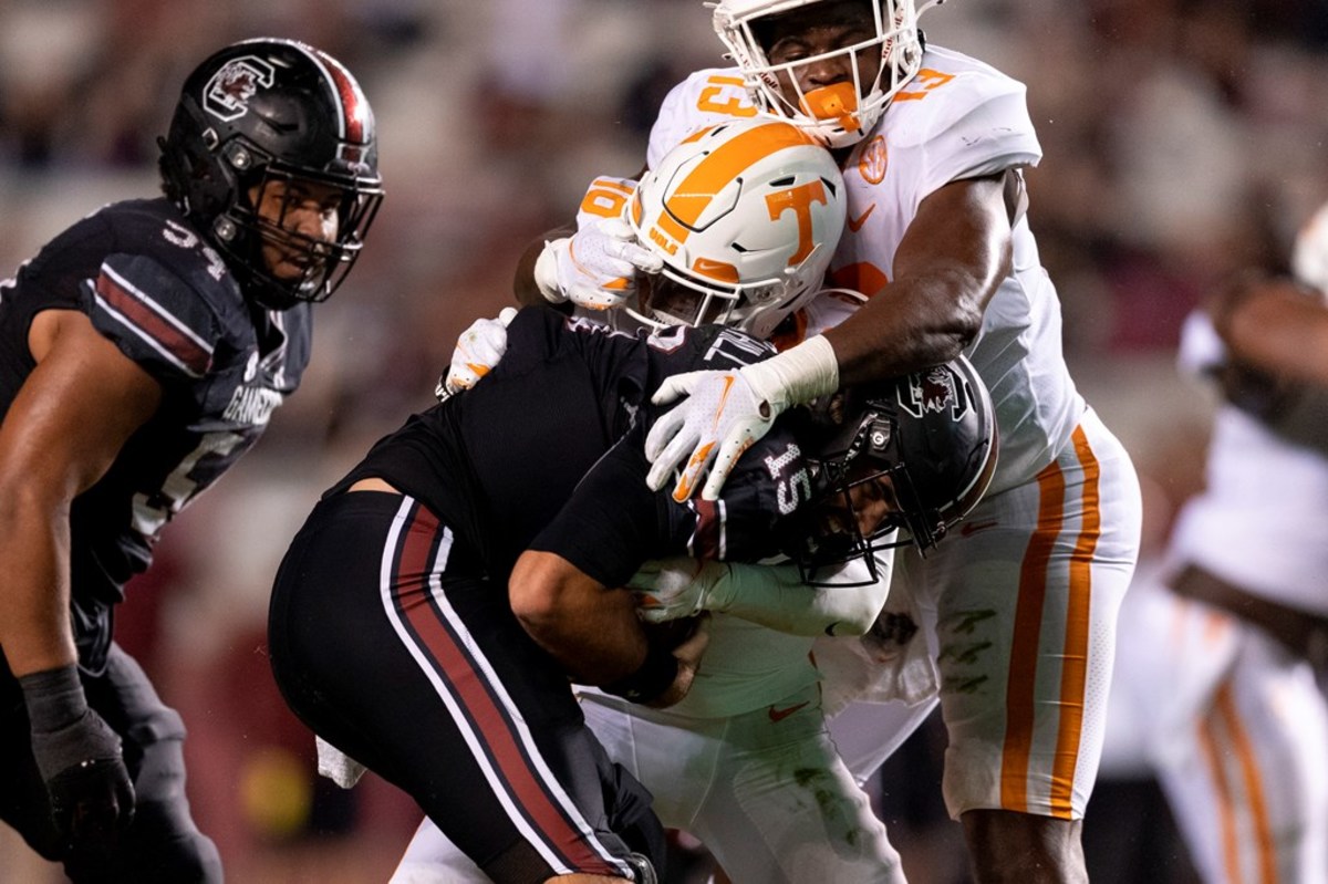 Tennessee Vols LB Deandre Johnson Reflects on Learning from Darrell ...