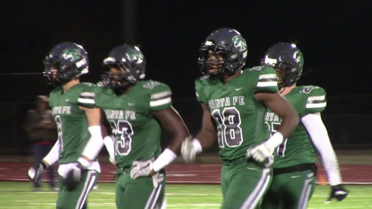 Collin Oliver and Santa Fe play a rare high school edition of Monday ...