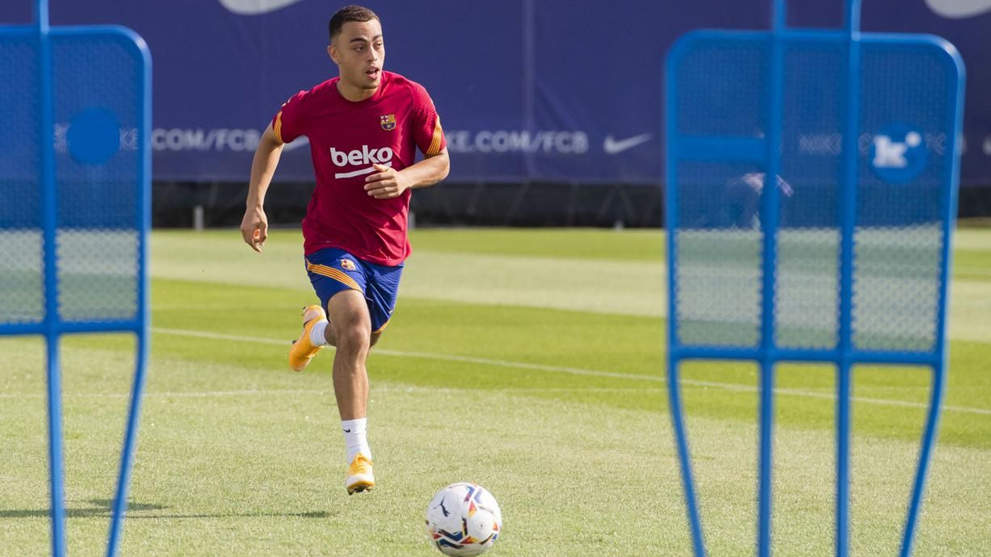 Sergino Dest makes debut for Barcelona as first American player ...