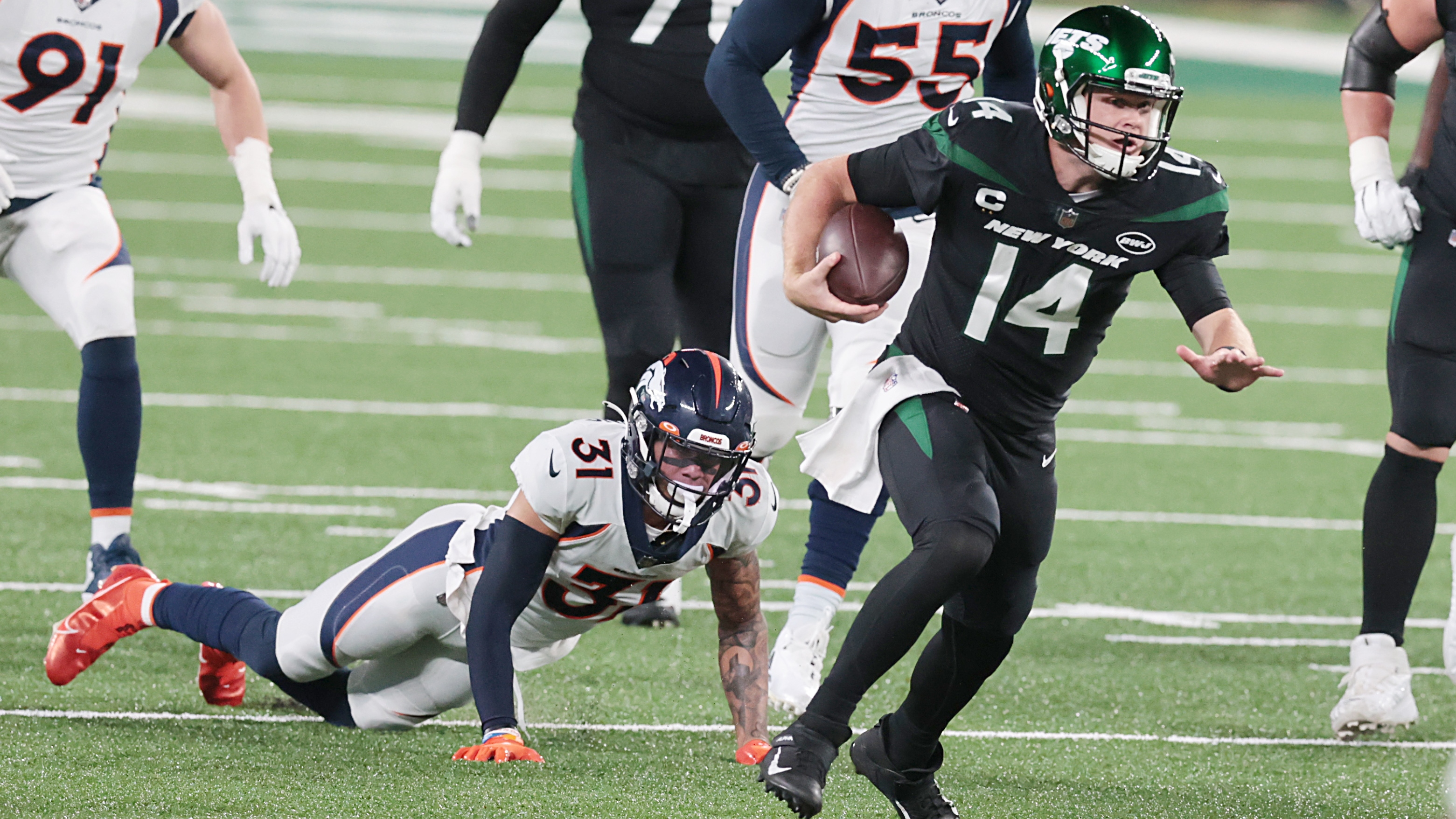 Sam Darnold impresses LeBron, Mahomes with 46-yard TD scramble - Sports ...