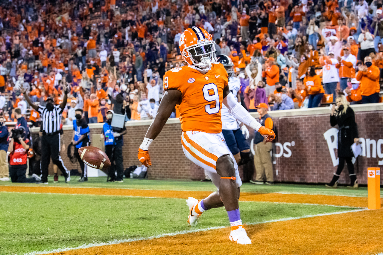 Clemson's Travis Etienne Ties Tim Tebow, Kenneth Dixon for FBS ...