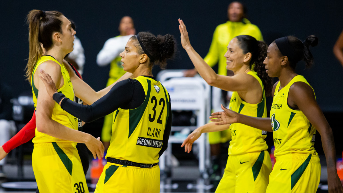 WNBA Finals: Seattle Storm go up 2-0 as Breanna Stewart, Sue Bird help ...