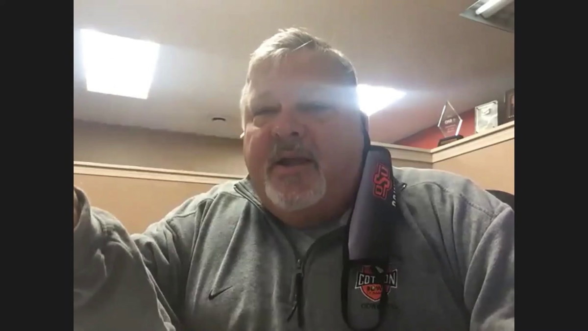 Mike Gundy and Jim Knowles at Oklahoma State will face Mike Yurcich ...