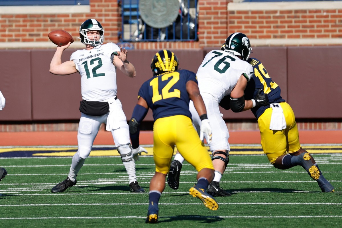 Michigan State Football vs. Iowa: How to Watch - Sports Illustrated ...