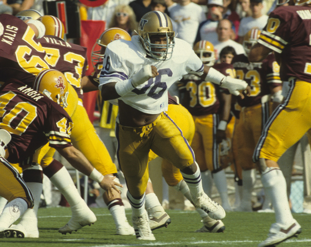 Home is Where His Heart is — and Former Husky LB Joe Kelly Deserves ...