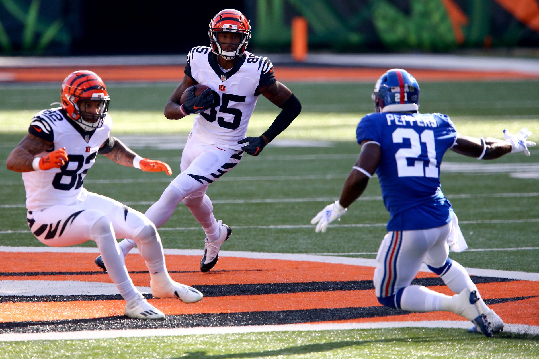 Former Clemson WR Tee Higgins Has Fifth TD Catch For Bengals - Sports ...