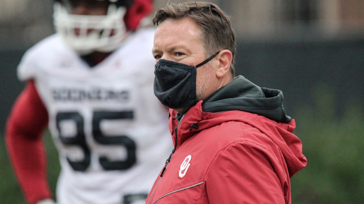 Oklahoma Sooners won't need Bob Stoops to coach vs. Baylor Bears ...
