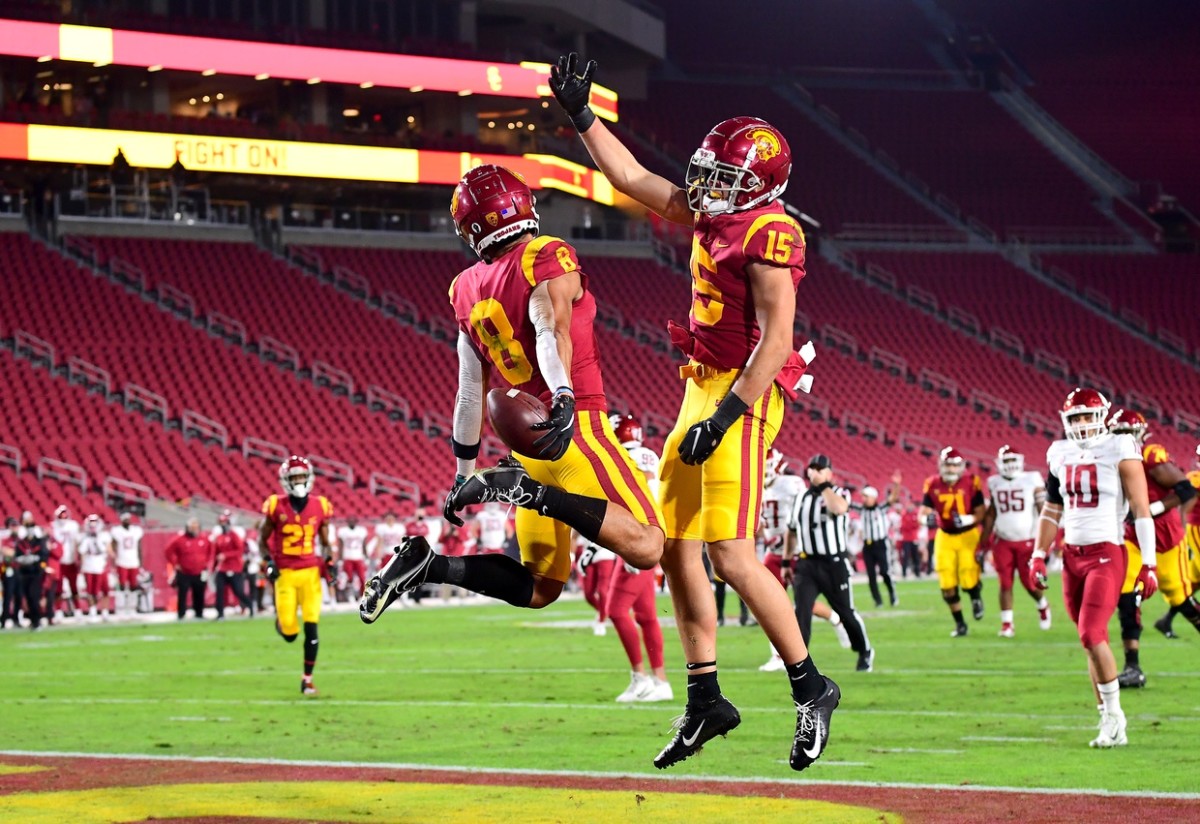 Pac-12 Football Round-Up: Oregon and Washington Fall, USC Stays On Top ...
