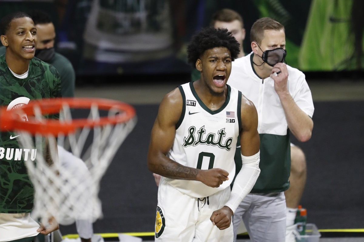 Aaron Henry Locked in & Doing Everything for Michigan State - Sports ...