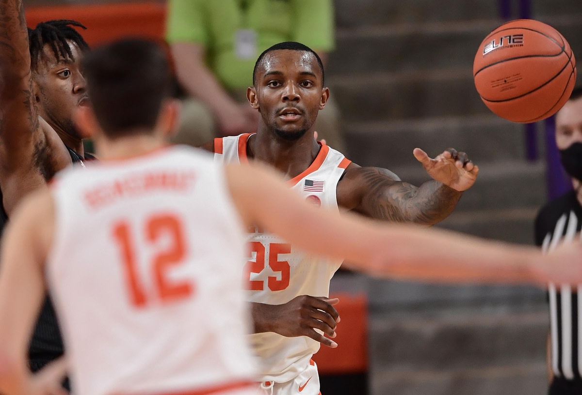 Clemson Heads to Chapel Hill Dreaming Big but Focusing Small - Sports ...