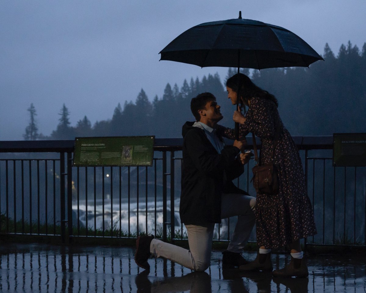 Huskies' Cade Otton Runs a Hitch Route, Gets Married - Sports ...