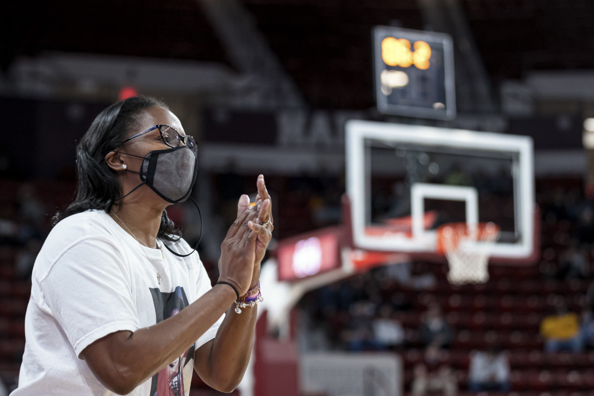 WATCH: Mississippi State Bulldogs women's basketball coach Nikki McCray ...