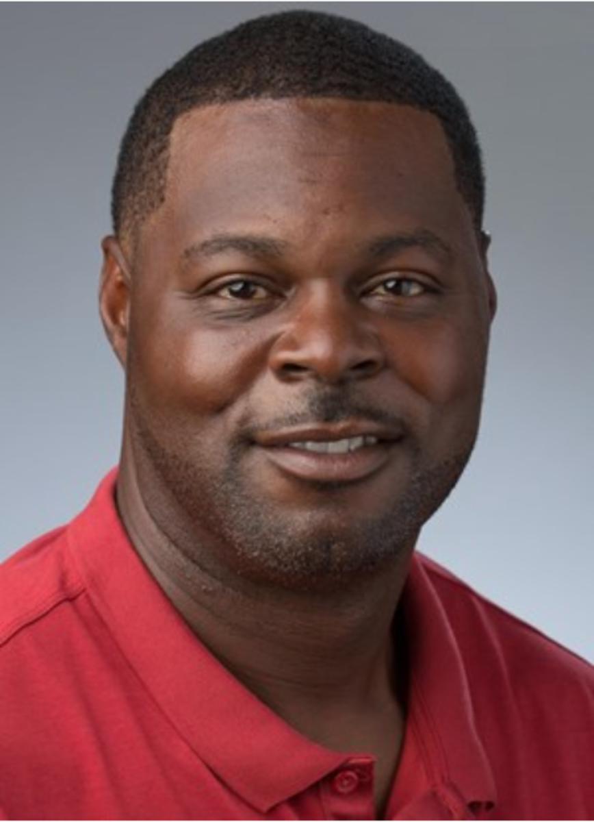 Oklahoma Sooners promote Dennis Simmons - Sports Illustrated Oklahoma ...