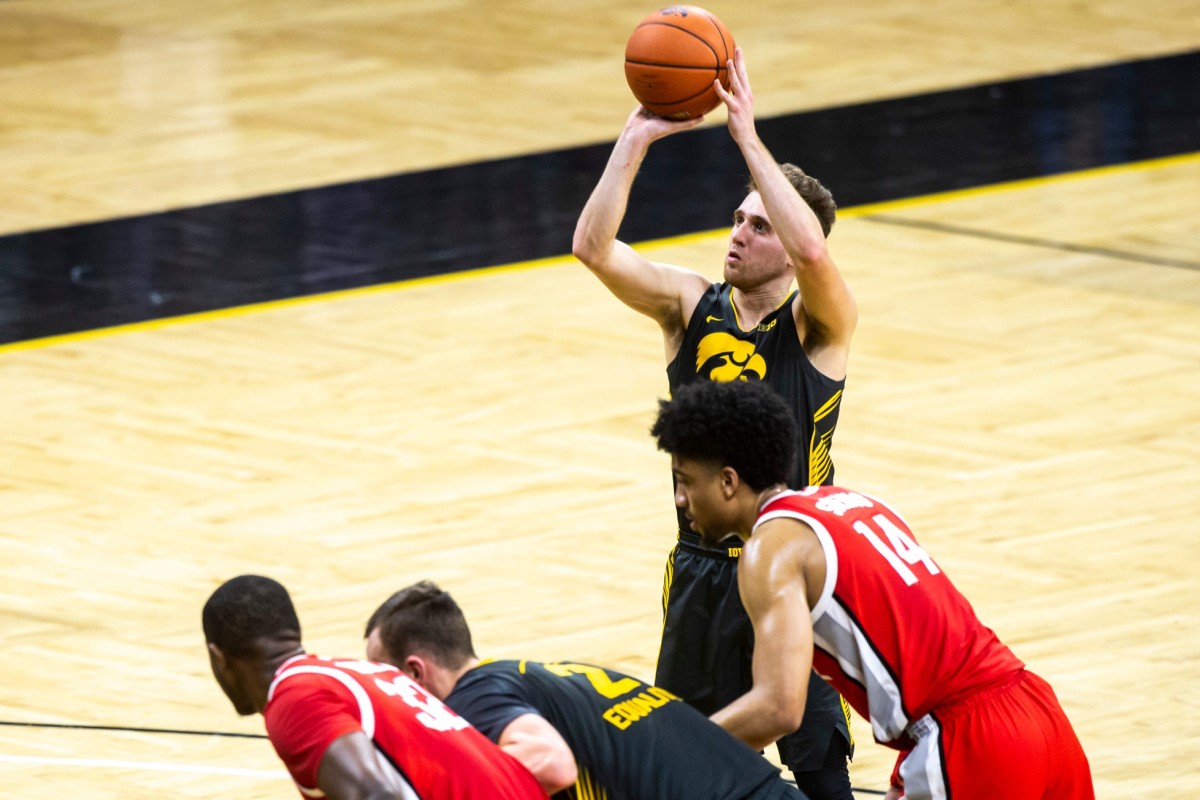 Big Ten Daily (Feb. 5): Iowa's Freefall Continues With Home Loss to ...