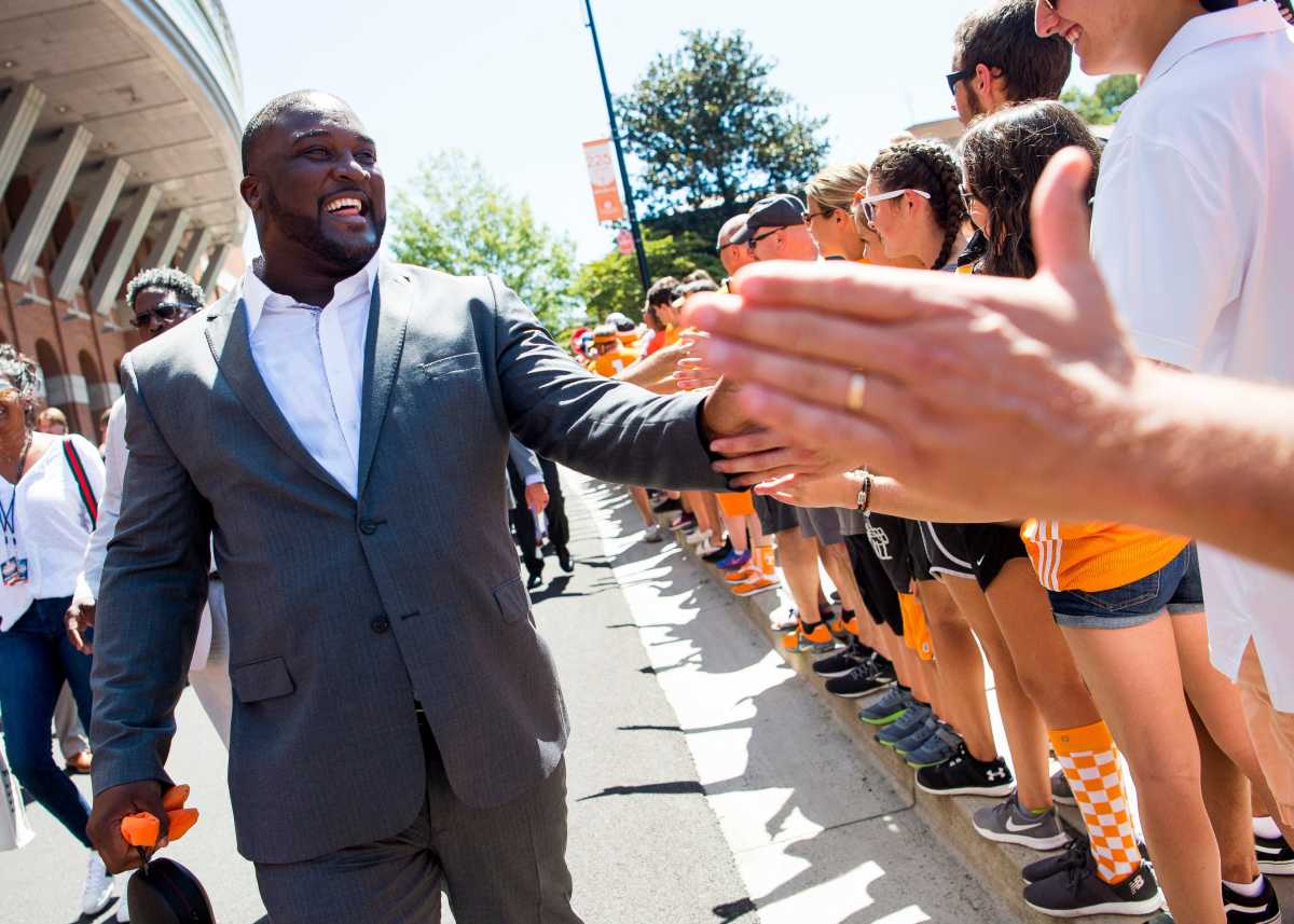 REPORT: Former USC Coordinator Tee Martin Hired As Ravens Receivers ...