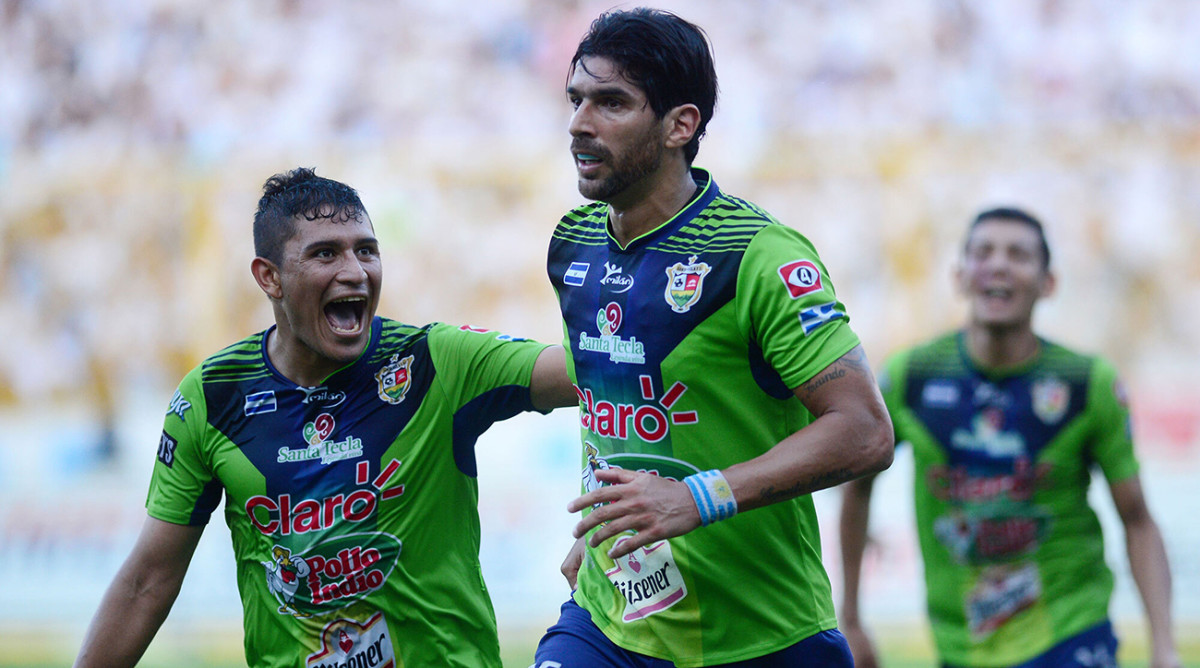 Sebastian Abreu joins record 30th club, Athletic Club MG - Sports ...