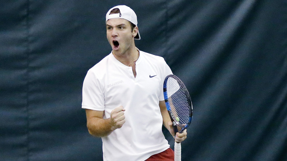 Oklahoma Sooners senior takes Big 12 award - Sports Illustrated ...