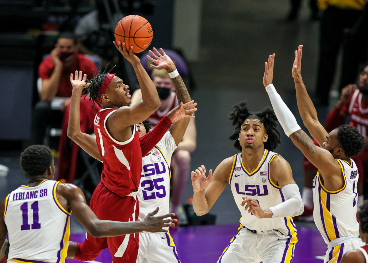 LSU Basketball Blown Away in Second Half as Tigers Lose 83-75 at No. 20 ...