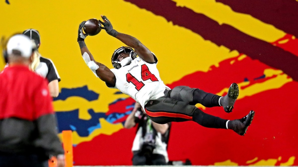 Report: Buccaneers, Godwin Trending Towards Franchise Tag - Tampa Bay ...